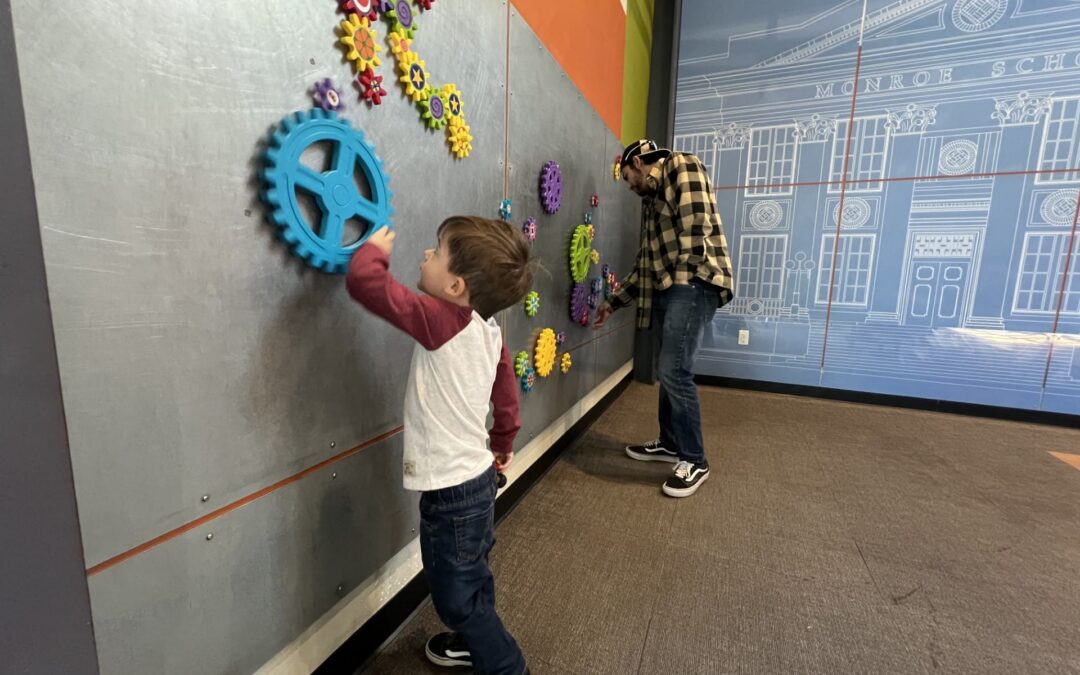 Exploring Gears at Children's Museum of Phoenix - Arizona Parenting ...